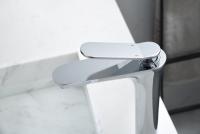 China Brass Vanity Sink Faucet with Single Handle and Ceramic Valve Core in Chrome Polished for sale