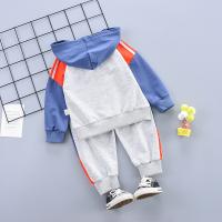 China 39in Girls Spring Autumn White Sports Suit Two Piece Skirt And Top Girls Wear for sale