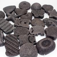 China Star 7.5cm Konjac Charcoal Exfoliating Sponge For Deep Pore Cleansing for sale