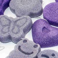 China Personal Care Butterfly Bath Sponge Konjac Green Tea Sponge Removing Toxins for sale