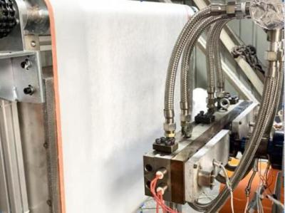 China 600mm Width 50GSM PP Meltblown Nonwoven Machine For Mask for sale