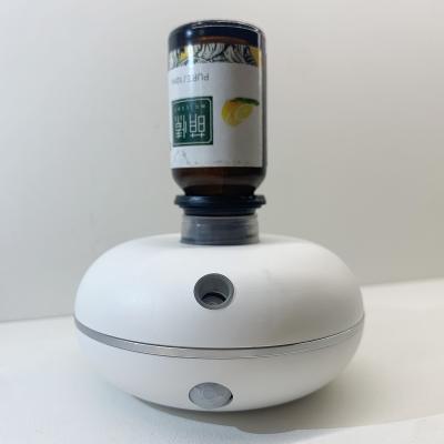 China Portable Aroma Diffuser with Seven-color Ambient Light Built-in Lithium Battery and Intelligent Sensing for sale