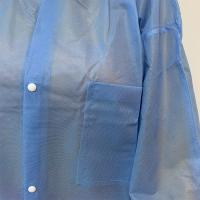 China Medical Disposable PP Non-woven Lab Coat with Cuffs for sale