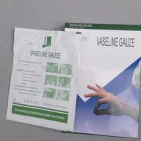 China Medical Sterile Vaseline Gauze Piece Non-woven Vaseline Gauze for Second Degree Burns and Skin Plant for sale