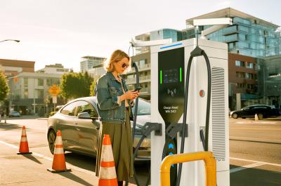 China 160kW DC Fast Charger with Dual Guns and 10-inch Touch Screen for Electric Trucks and Commercial Use for sale