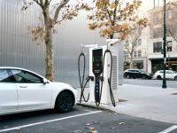 China Commercial 120kW E-Van DC Fast Charger with 10-inch Touch Screen and Dual CCS2/CCS1 Charging Guns for sale