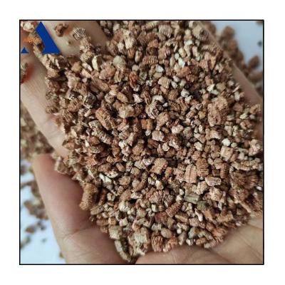 China Golden 3-6mm Horticulture Expanded Vermiculite for Agriculture and Animal Hatching for sale