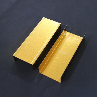 China Modern Galvanized Gypsum Metal Drywall Track Building Material Wall Angle For Apartment Villa Green for sale