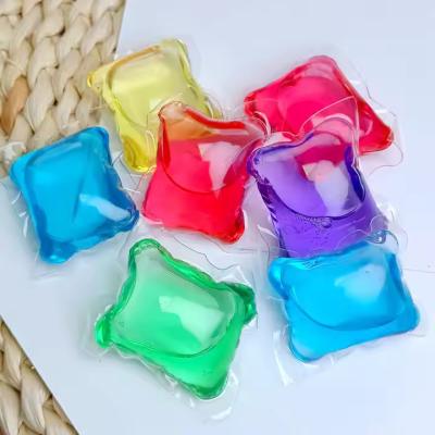 China 8g Clean Laundry Pods Blue Red Yellow Washing Machine Pods For Sensitive Skin for sale
