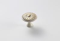 China Zinc Alloy White Paint Rubbed Furniture Handles And Knobs , Cabinet Hardware Pulls for sale