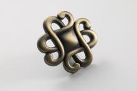 China Electroplated Lacquer Handle Kitchen Furniture Dresser Cabinet Pulls And Knobs for sale