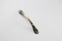 China Antique Bronze Style Furniture Pulls Wardrobe Drawer Knobs And Hardware for sale