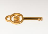 China Bag Parts And Accessories Key Shaped Zinc Alloy Bag Ring Luggage Cycle OEM for sale
