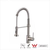 China Hot Cold Water Mixer Pull out Sink Faucets Chrome Surface Treatment for sale