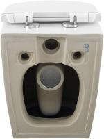 China Seamless Wall Hung Toilet Glossy White With Urea Formaldehyde Cover for sale