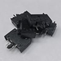 China 153 Series 1530008 Equivalent Vertical Mount SL-1538 Mini Blade Fuse Holder for Automotive PCB Fusing 297 for sale