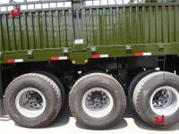 China Tri Axles Truck Semi Trailers 60t Horse Livestock Trailers for sale