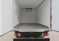 China HOWO 6x4 Tri Axle Truck 18t Refrigerator Box Truck White for sale