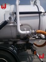 China 10m3 Vacuum Sewage Truck 6 Wheelers Sewage Cleaning Tanker for sale