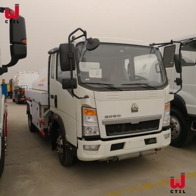China Single Row 116HP Refueling Tank Truck HOWO Fuel Tank Truck for sale