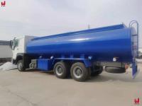 China 420hp Refueling Oil Truck Sinotruk Oil Tank Truck HOWO 6X4 Refueling Truck for sale