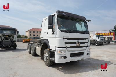 China SINOTRUK HOWO Heavy Duty Tractor Head Truck Black / Red 30Ton 420HP for sale