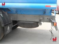 China Sinotruk HOWO 8X4 40000L Oil / Fuel Tank Truck WD615.47 Engine for sale