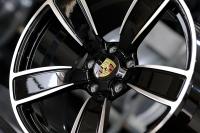 China 5x130 Forged Black Wheels 22 Inch 22X9.5 71.6 Fit Porsche Cayenne Turbo for sale