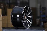 China 21X9.5 21X11 Forged Alloy Wheels Custom PCD 5x130 Black Surface ISO16949 for sale
