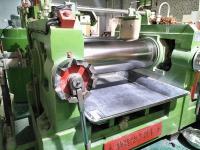 China Rubber / Plastic Two Roll Mill 200 - 400 mm Roller Diameter for sale