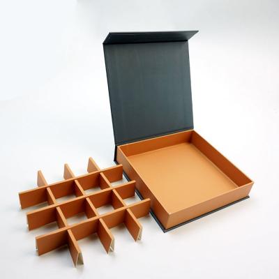 China Kraft Paper Custom Gift Packaging Magnet Gift Box with # Shape Paper Grille for sale