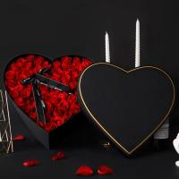 China Big Heart Shape Custom Gift Packaging For Rose Flowers Florist for sale