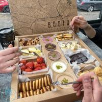 China Custom Printing Kraft Paper Packaging Box Food Catering Box for Salad Fries Cookies for sale