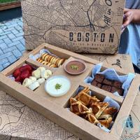 China Custom Printing Kraft Paper Packaging Box Food Catering Box for Salad Fries Cookies for sale