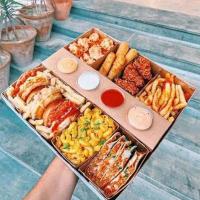 China Custom Size Food Grazing Boxes Packaging for Brunch Picnic for sale