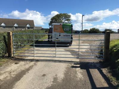 China 12ft Safety Mesh Farm Gate Horse Cattle Sheep Yard Panels  