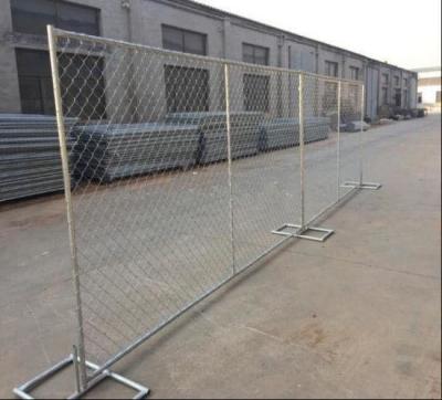 China HOT DIPPED GALVANIZED Black Chain Link Fence Cost/CHAIN WIRE from  