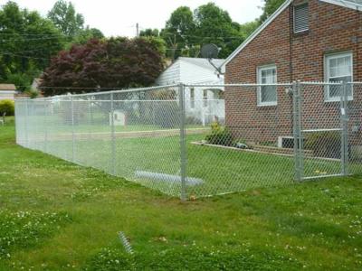 China HOT DIPPED GALVANIZED CHAIN Link FENCE/CHAIN WIRE for sale