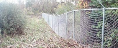 China Black PVC Coated Chain-Link Fence/Cyclone Fence 1.5m*10m*60mm*3.5mm for sale