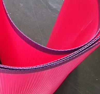 China Plain Nonwoven Mothproof Polyester Spiral Mesh 7000mm Width 1.8kg/sq m for sale