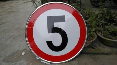 China 1.22x45.72m Weather Resistant Reflective Sheeting for Traffic Signs 5 Year for sale
