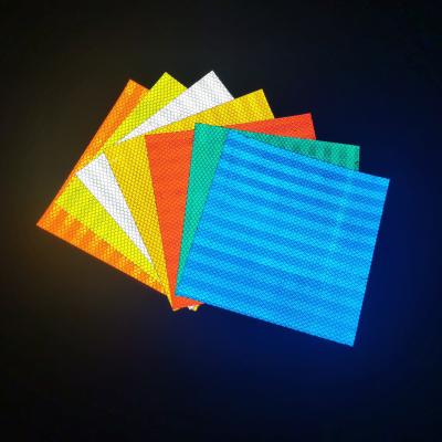 China PE Liner Self Adhesive Hip Reflective Sheeting for traffic signs for sale