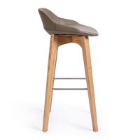 China Upholstered Brown Leather Bar Stools Natural Ash Wood Ergonomic Functionality for sale
