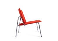 China Easy Clean Upholstered Lounge Chair Impact Resistance Metal Legs Accent Chair for sale