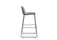 China Stackable Metal Wire Bar Stool Patio Chair Minimalist Stylish For Cafe Bar for sale