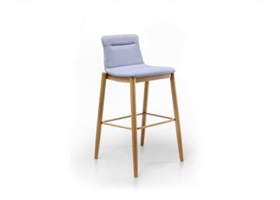China Molded Plywood Cushioned Counter Stools High Density Wood Grain Metal Legs For Hotel for sale