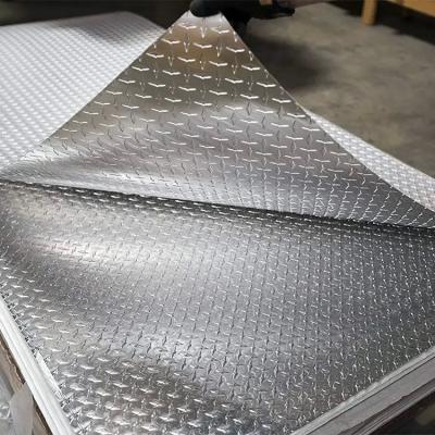 China 4x8 Aluminum Checker Plate 0.12mm-1.2mm Thickness Diamond Pattern Sheet for Industrial Flooring for sale