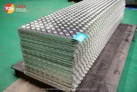 China Aluminum Checkered Plate 4x8 1220x2440mm Custom Size 5 Bar Anti Slip Heat Preservation Cutting Service for sale