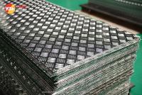 China Aluminum Checkered Plate Alloy 5052 0.2-300mm Thickness Slip Resistant Metal Sheet for Walkways Ramps for sale