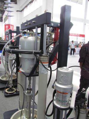 China Pneumatic Thiokol Extruder MachinePneumatic Two Component Extruder Machine for sale